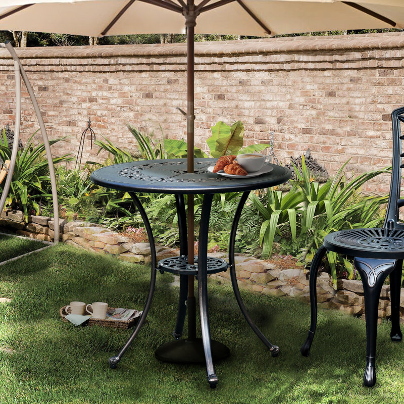Chinwike Round Metal Outdoor Dining Table